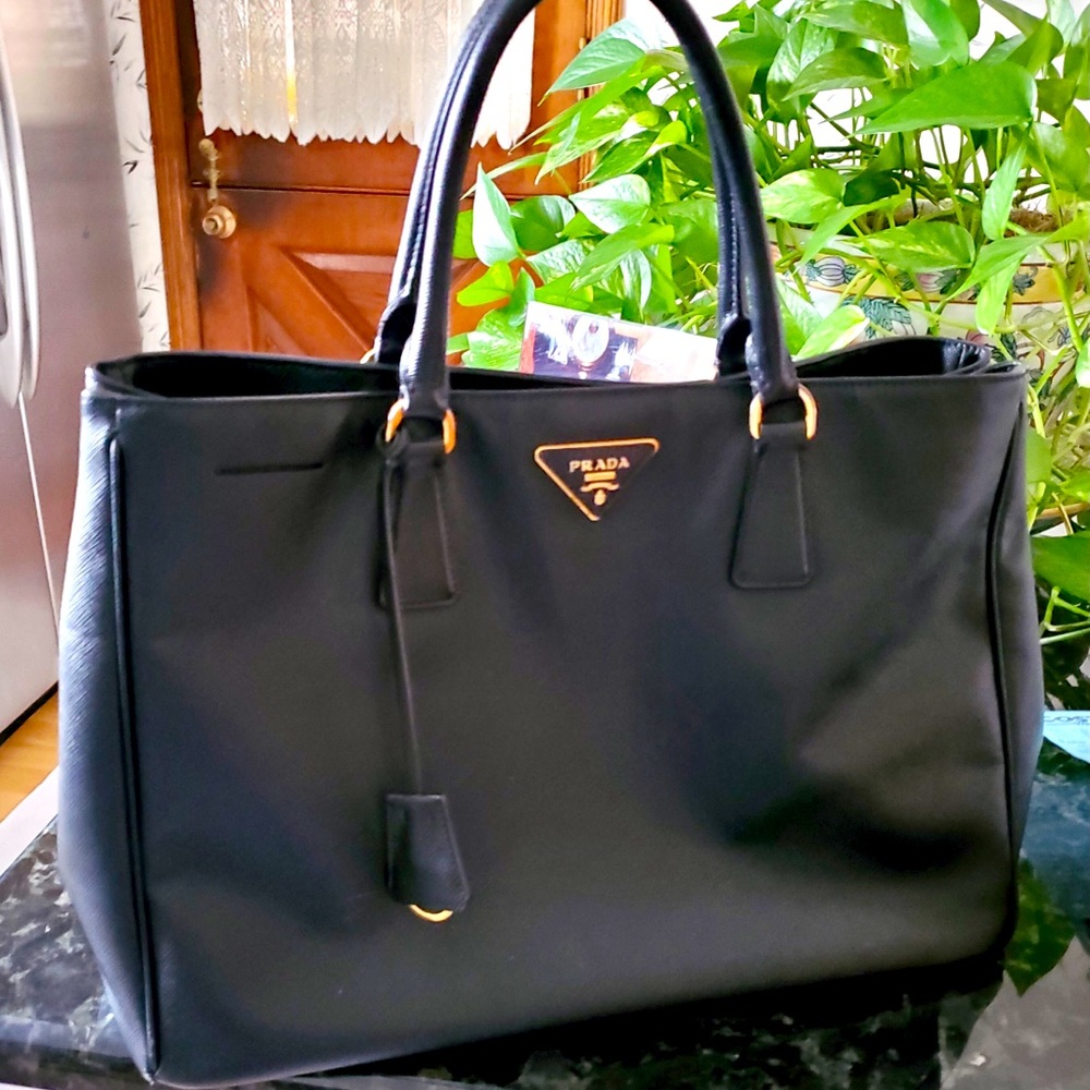 Authentic Prada Black Leather Tote - Gem